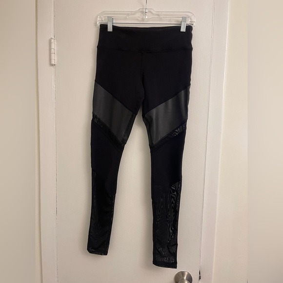 ALO Yoga | Pants & Jumpsuits | Alo Yoga Airlift Leggings With Mesh ...